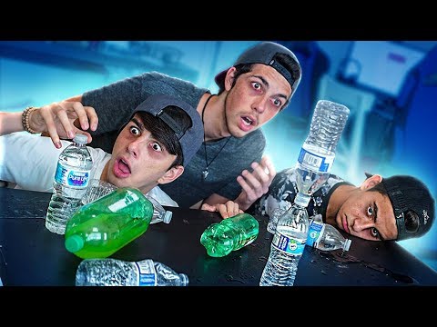 FAZENDO o DESAFIO da GARRAFA por 24 HORAS! ( Watter Bottle Flip )