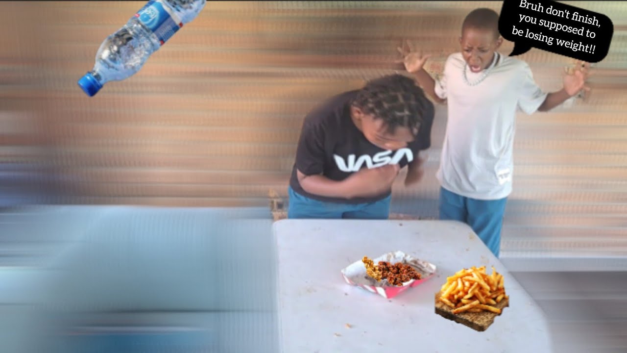 BOTTLE FLIP FOOD CHALLENGE || FLIP THE BOTTLE TO EAT - YouTube