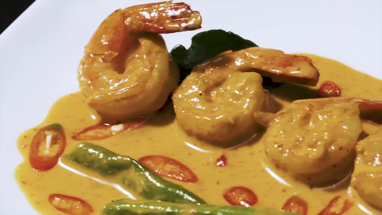 Rich & Red: Thai Red Curry Prawns - Isso Restaurant Colombo - YouTube