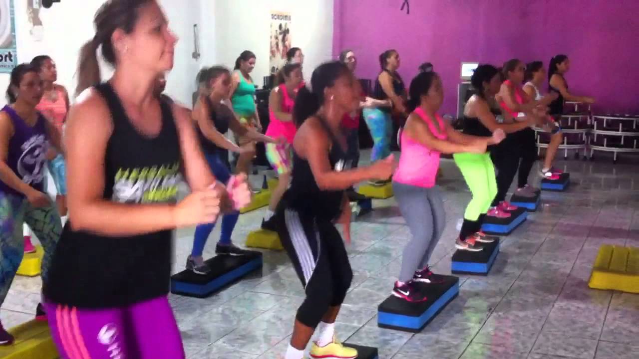 Aula de Step Academia ArteSport - YouTube