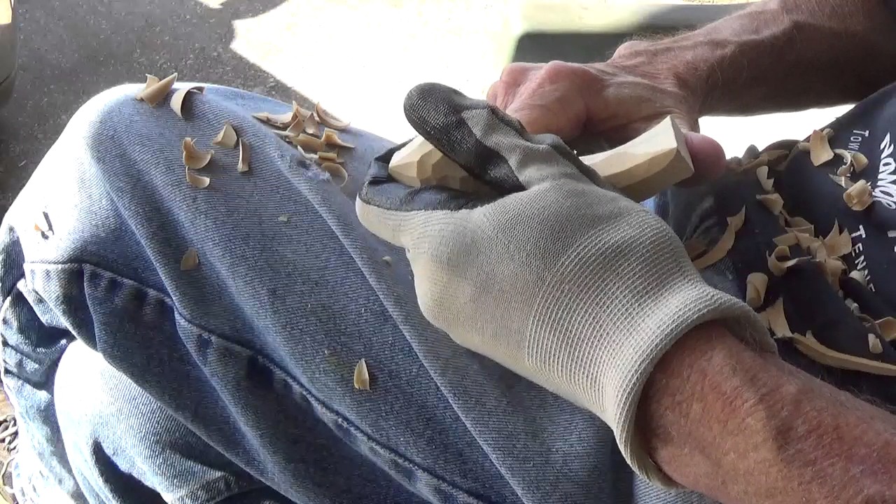Whittling The Beginners Bird Part 1 - YouTube