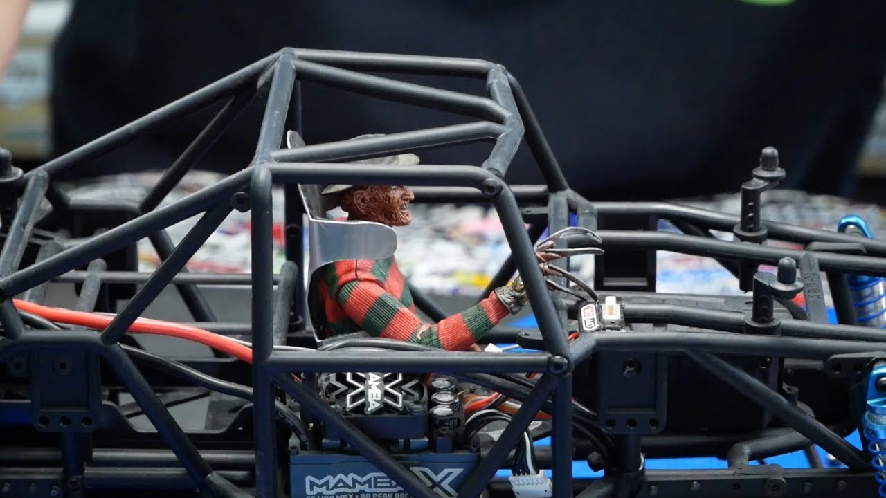 AXIAL SMT10 BUILD: UPDATE - YouTube