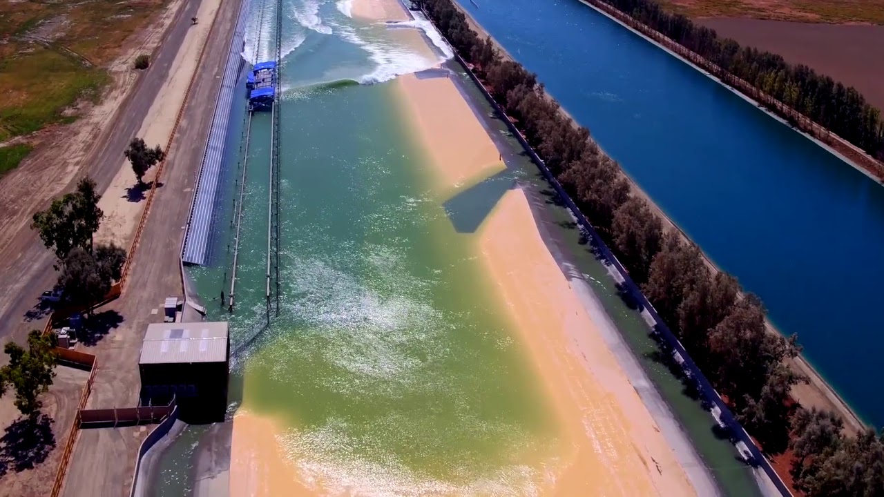 Kelly Slater's Wave Pool - YouTube