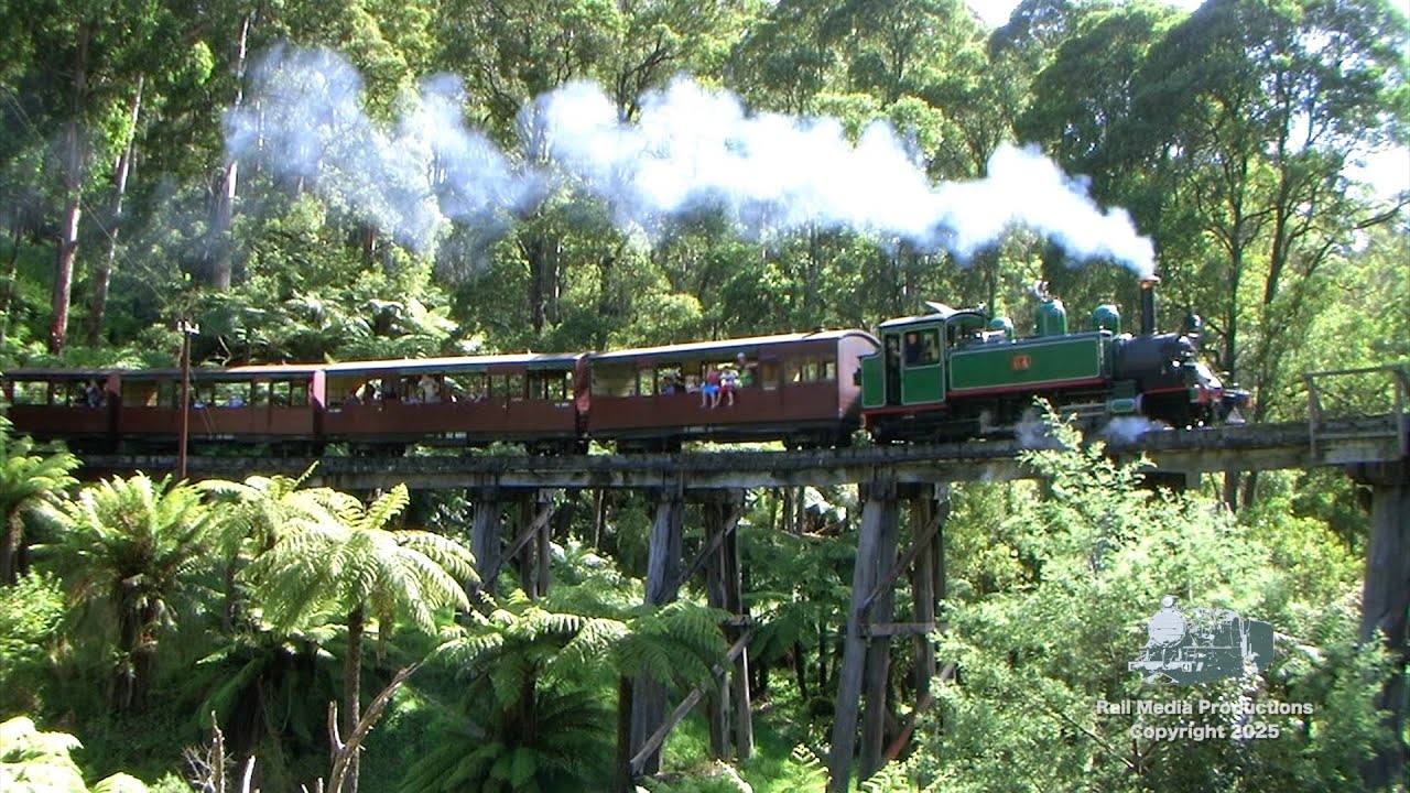 A brief look at Puffing Billy in early 2009 - YouTube