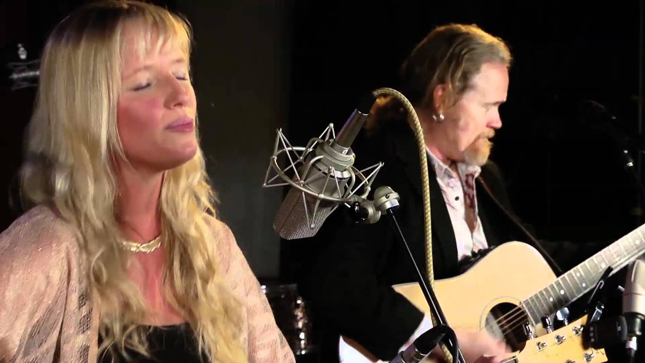 Ange Boxall "Fireflies" - YouTube