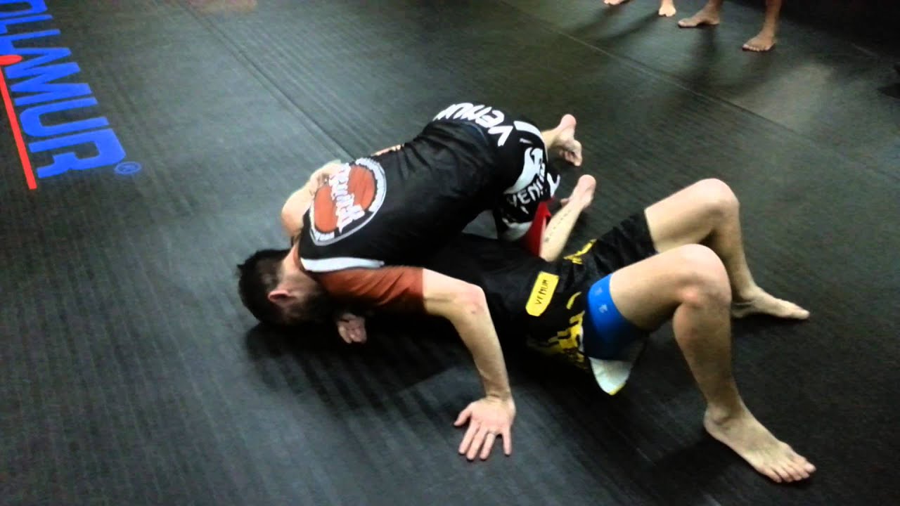 Sag Headlock to Arm Triangle - YouTube