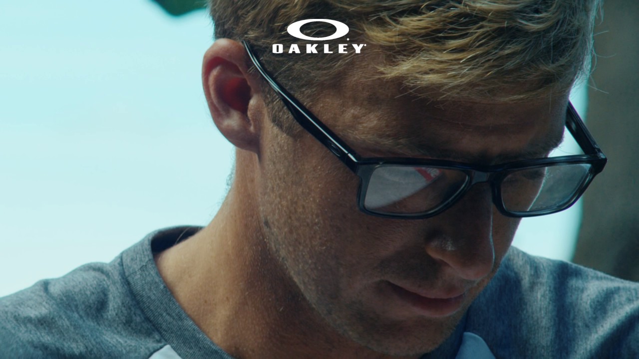 Oakley Lunettes de Soleil TRUEBRIDGE FINBOX - YouTube
