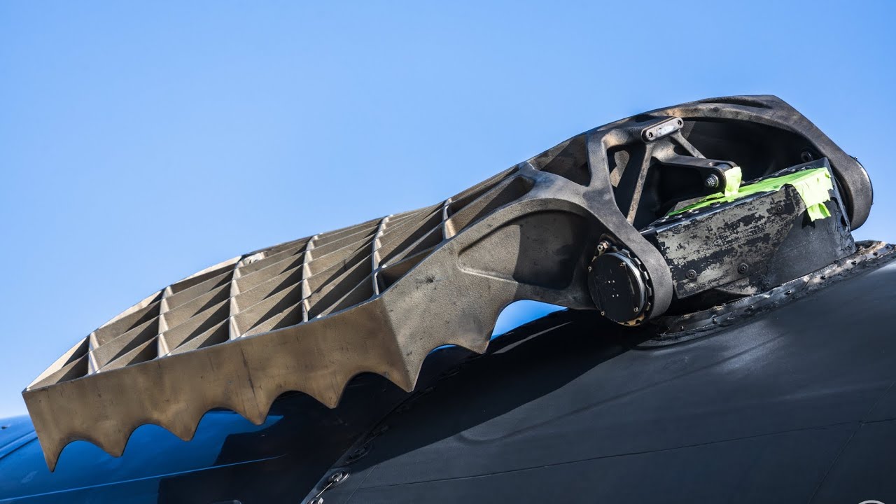 Falcon 9 B1062 on the way to Hangar X - YouTube