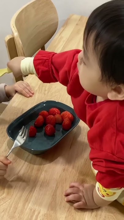 누나부터 챙기는 어린 동생 Youtube