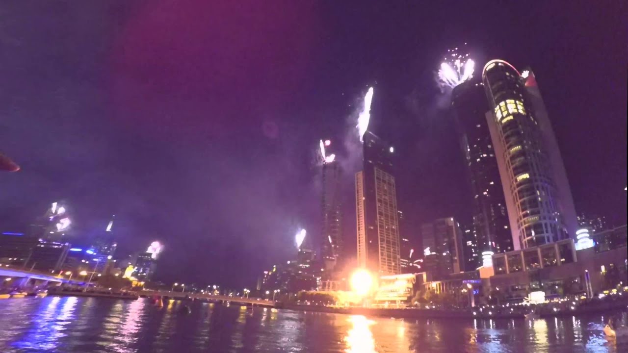 Melbourne NYE 2015 Fireworks at Yarra River Bank - YouTube