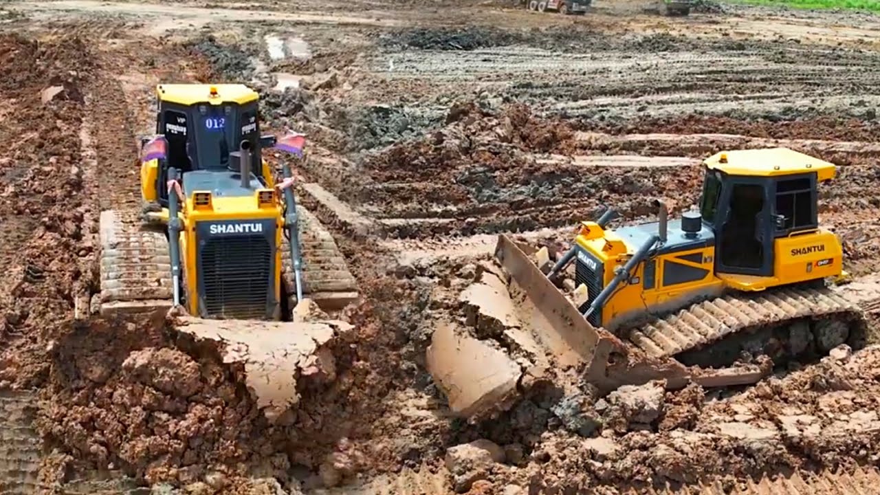 FULL PROJECT MACHINERY WORKING IN MUD, PART OF THE MACHINE IS WORKING - YouTube