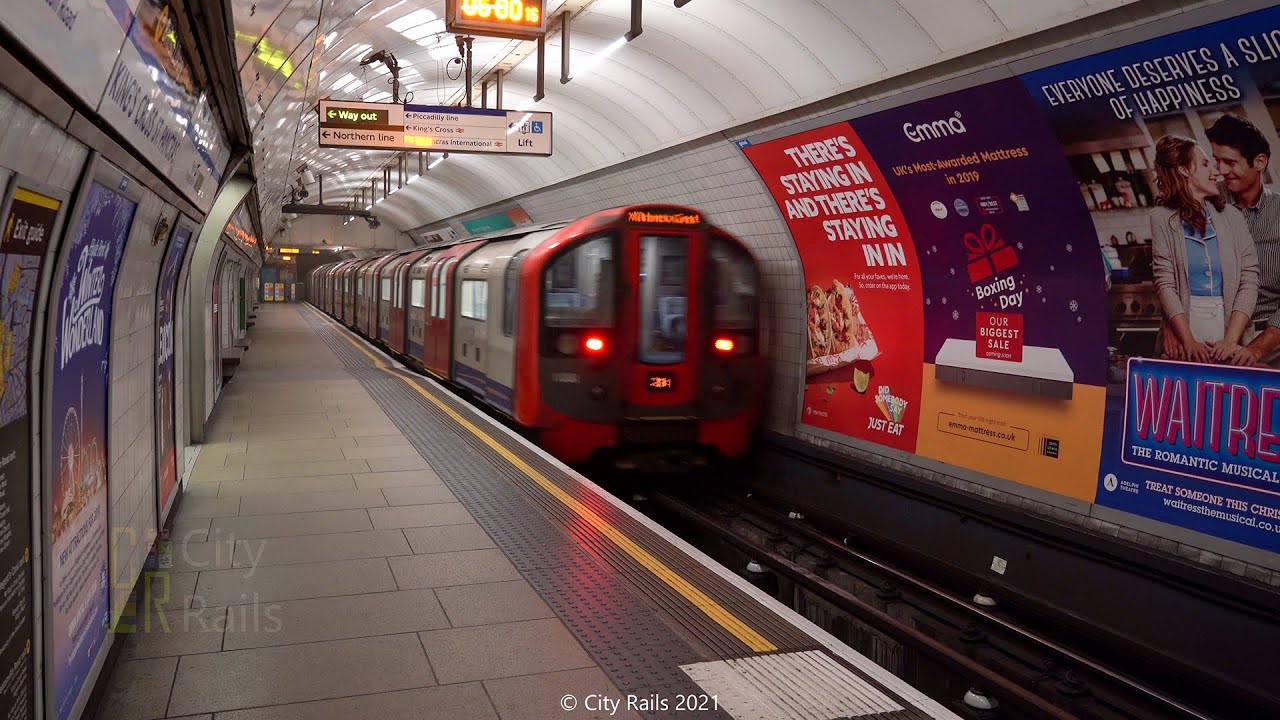 London Underground 2009 Stock Train [ Victoria Line ] at King's Cross ...