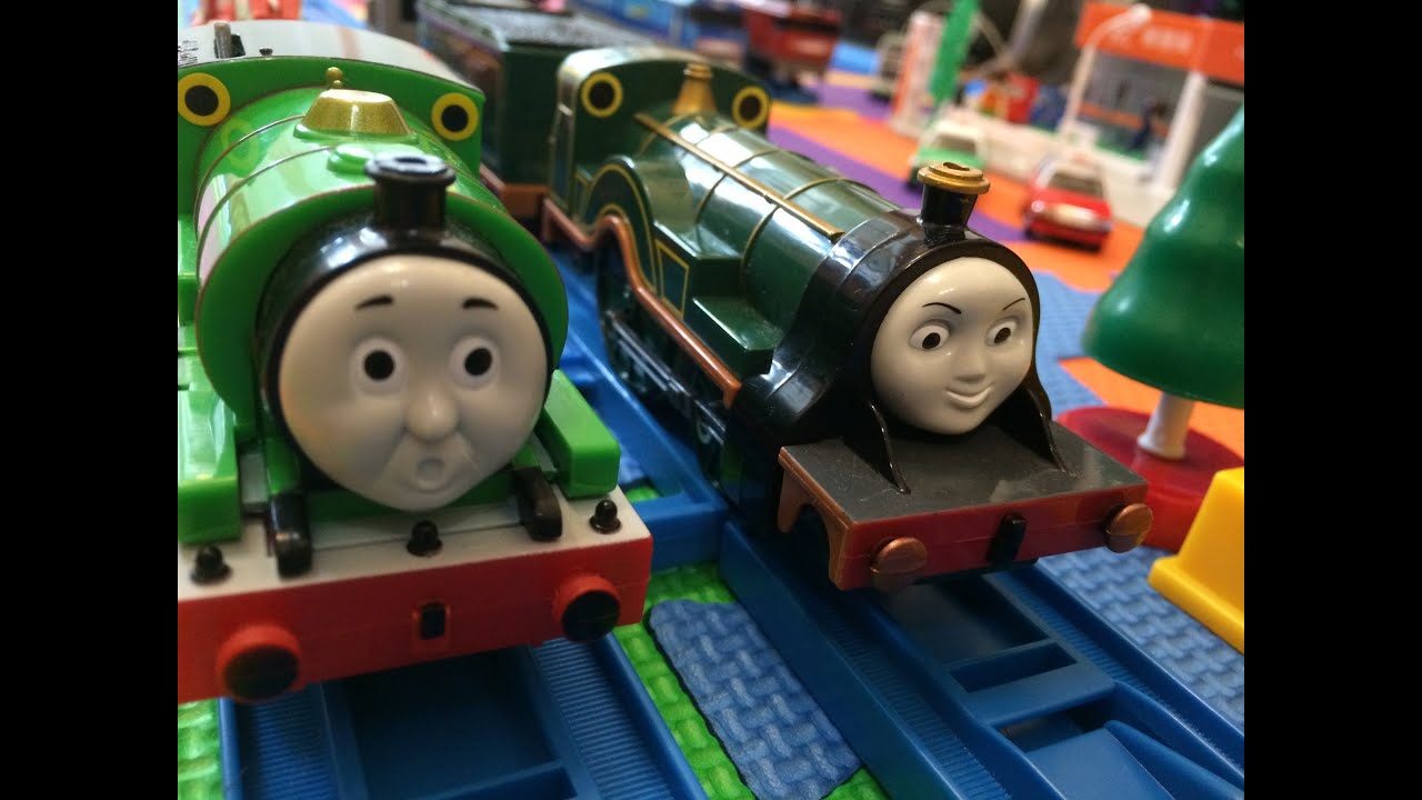Thomas&Friends TS-06 Percy v.s. TS-13 Emily【Thomas Train】00254+en - YouTube