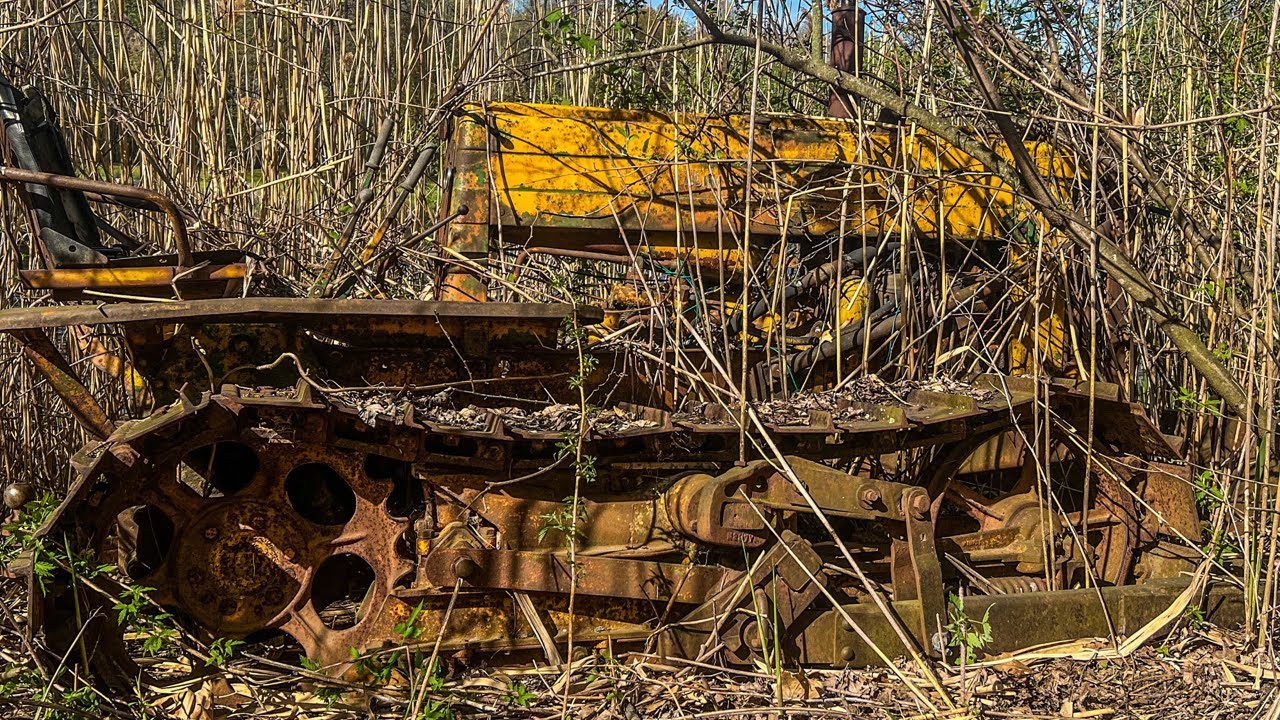 Will it START? | John Deere Model 40 Crawler Dozer abandoned 20 years ...