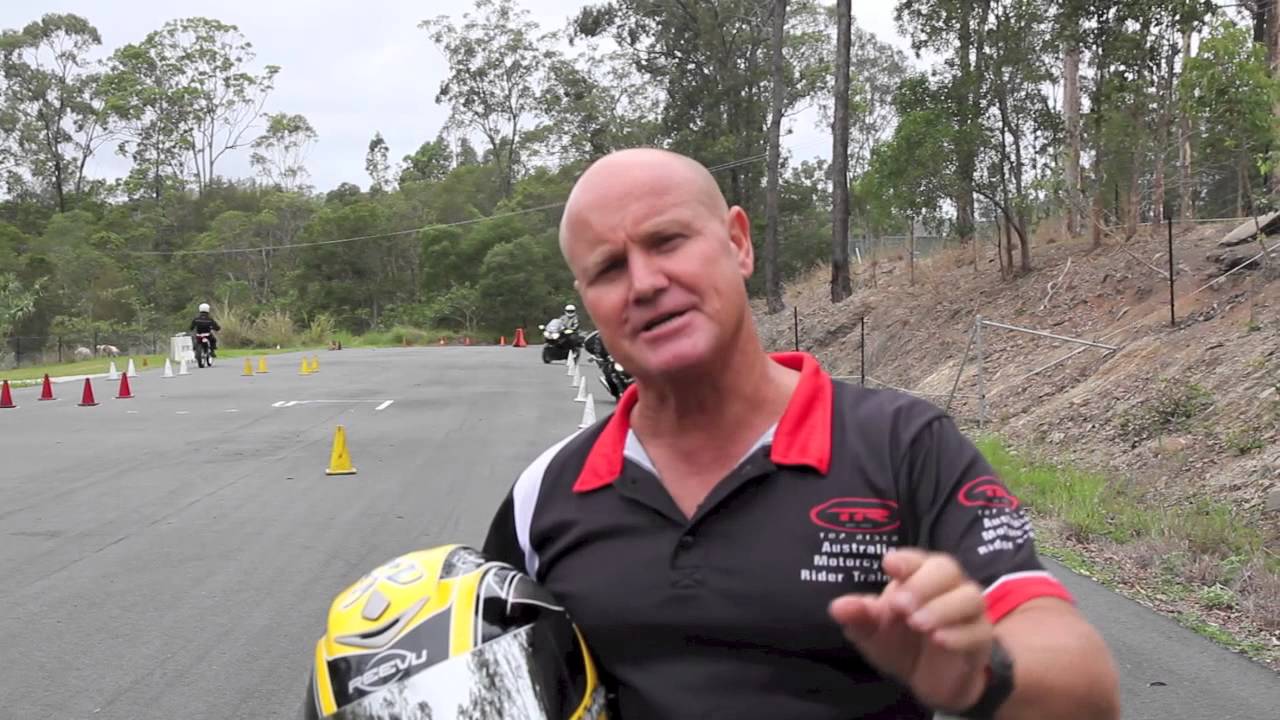 Motorcycle SLALOM (steering) - Bernie Hatton Top Rider - YouTube