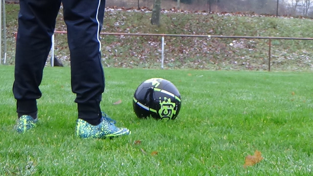 Sick Free Kick - YouTube