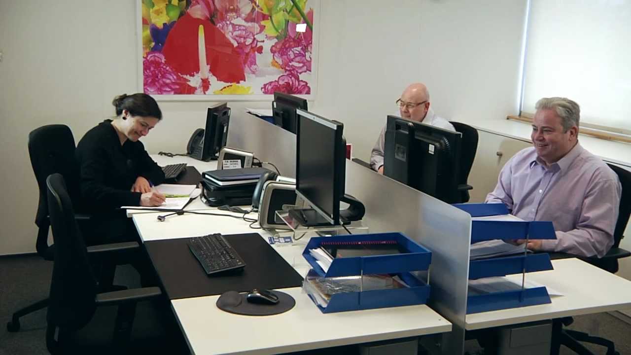 Giving Positive Feedback in Public - YouTube