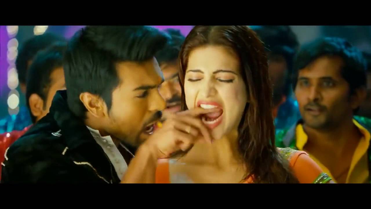 hot sruthi hassan's NAVEL TOUCH nd ENJOYED (navel kiss nd pinch) - YouTube