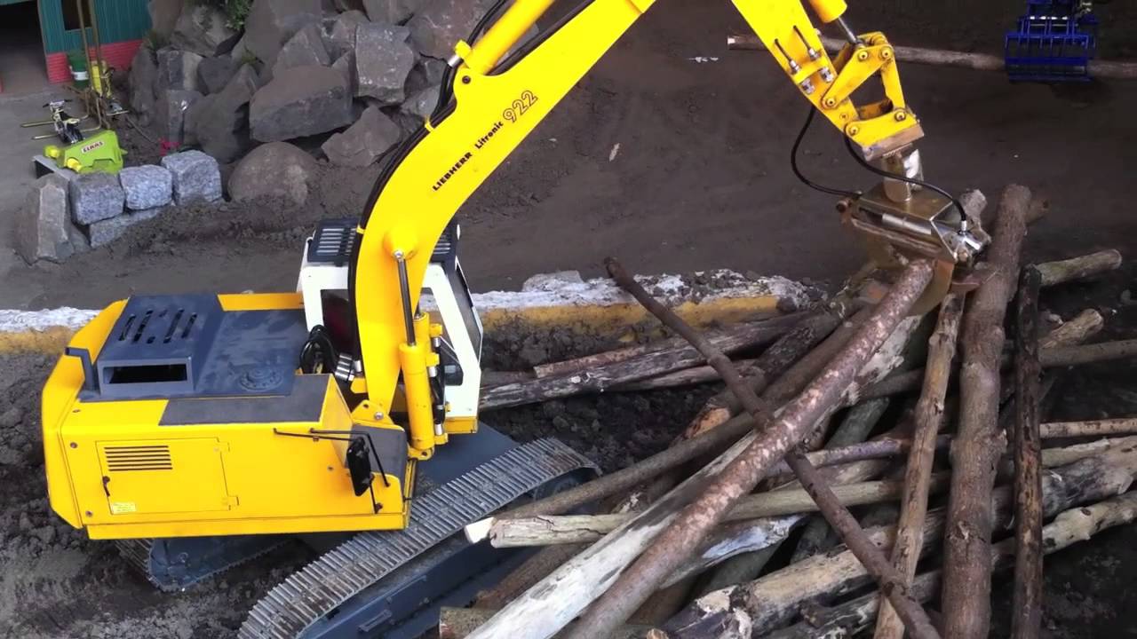 RC Excavator logging - YouTube