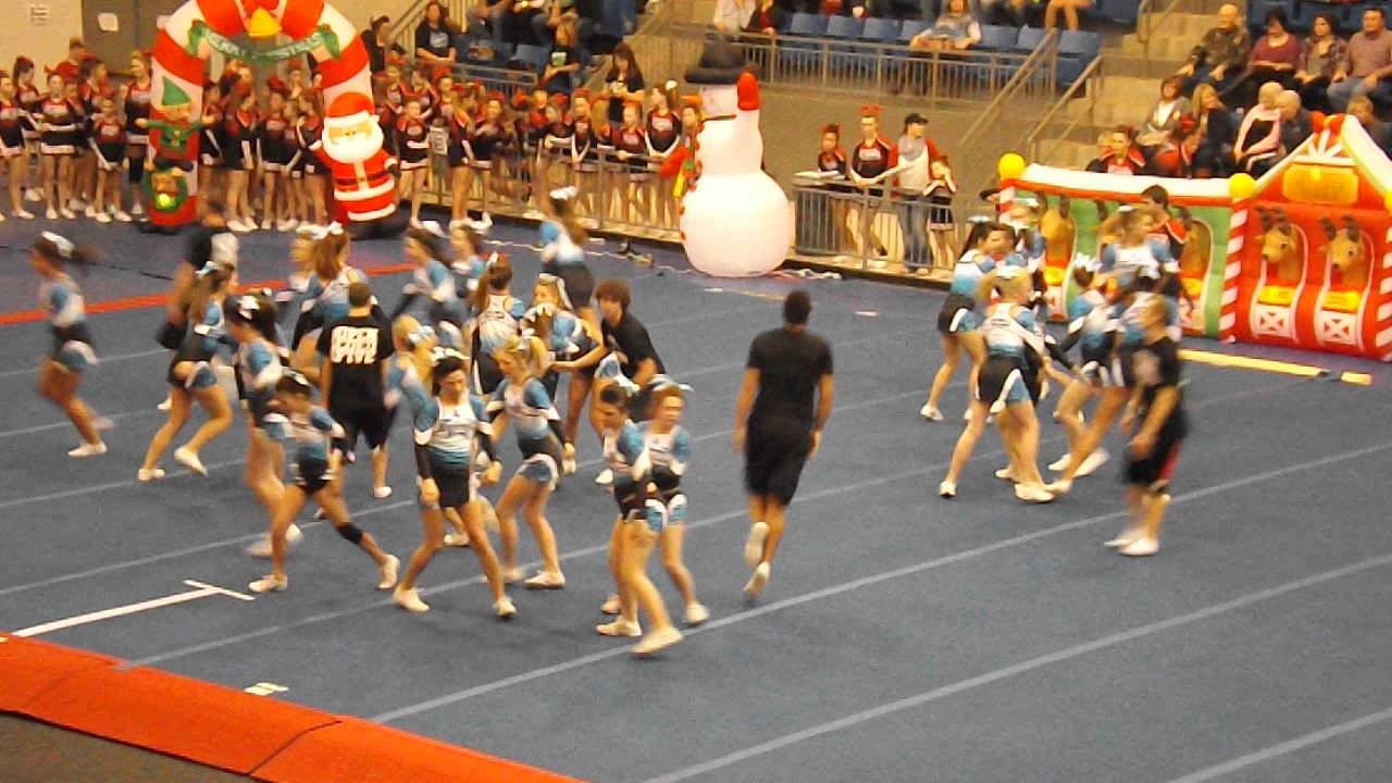 Cheer Connection Outlaws Senior Team - YouTube