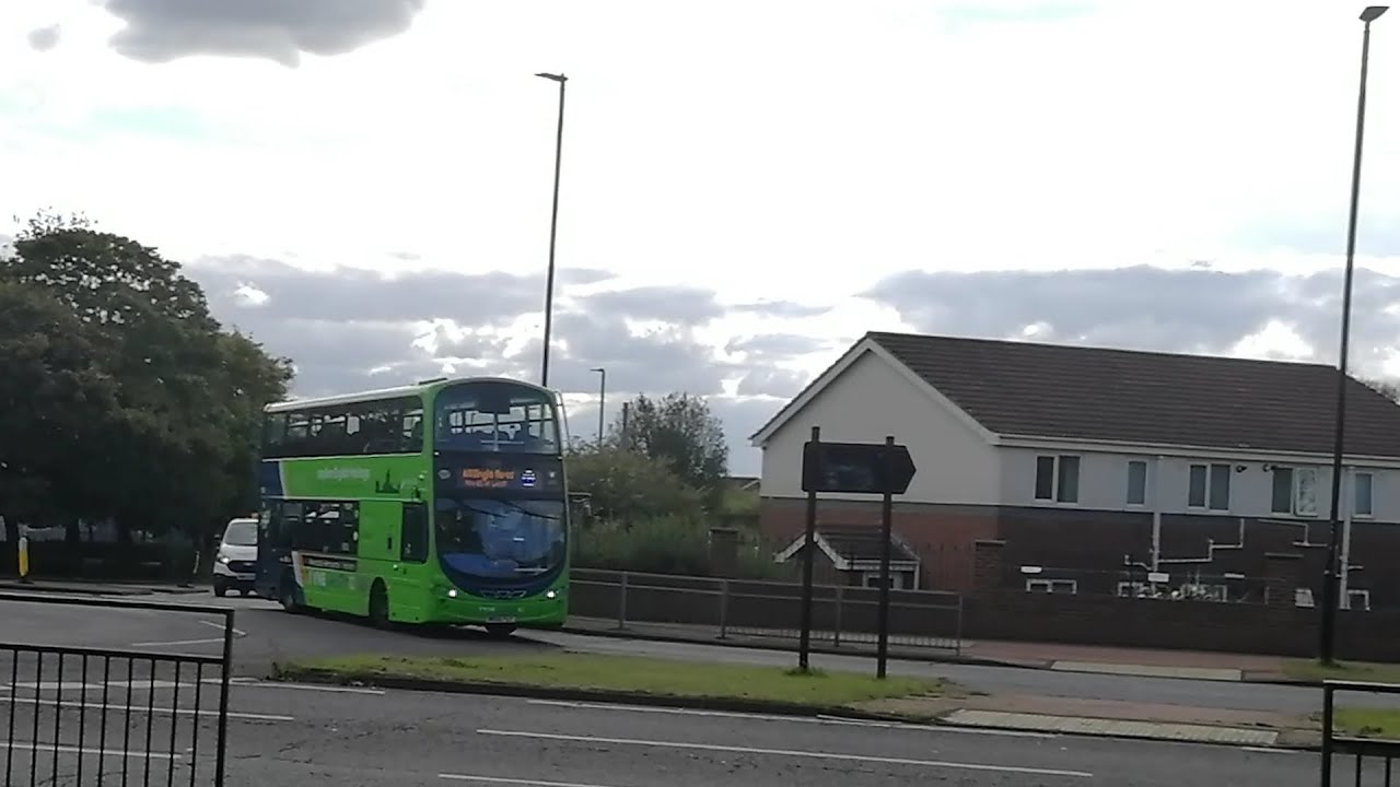 Go North East 5377 & 'Tyne Valley 10' 6082 | 74 & 115 | 'Megabus' 19435 ...