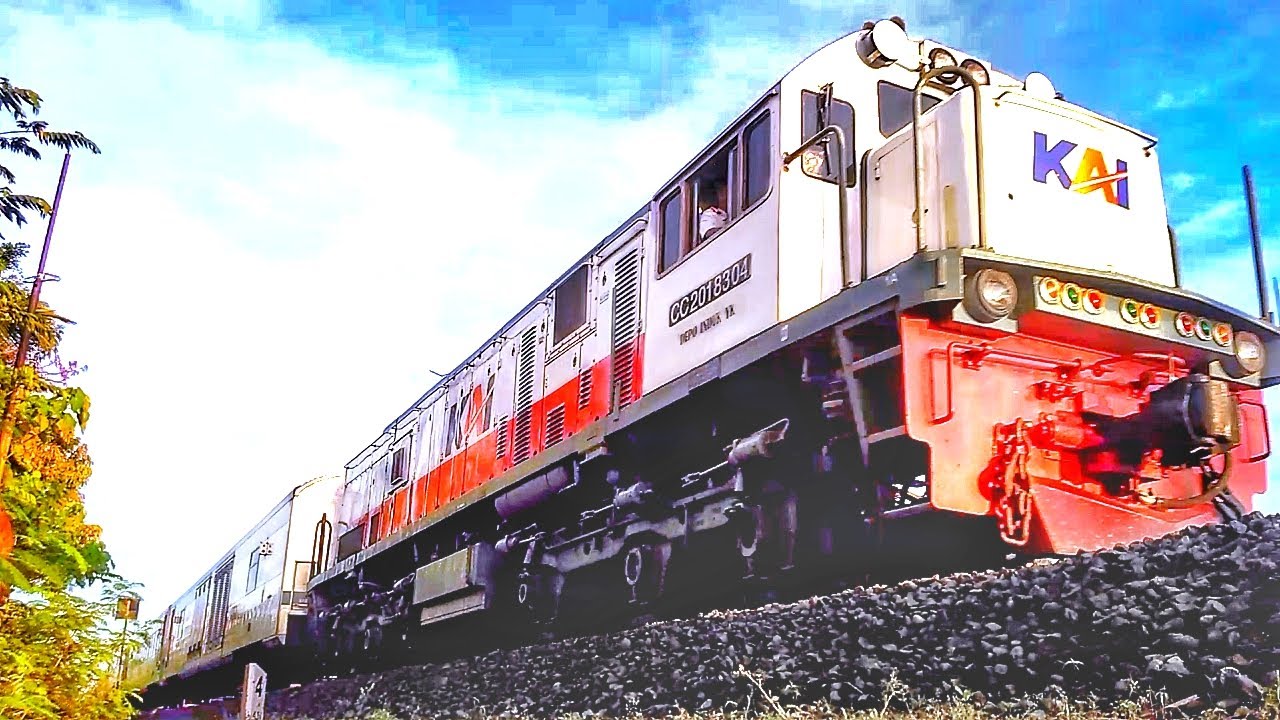 Peek FAST TRAIN diesel (cc201) - YouTube