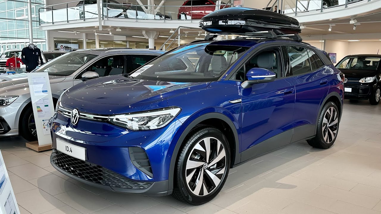 Volkswagen ID4 with Genuine Volkswagen Roofbox | Ideal car for Skiing?⛷ ...