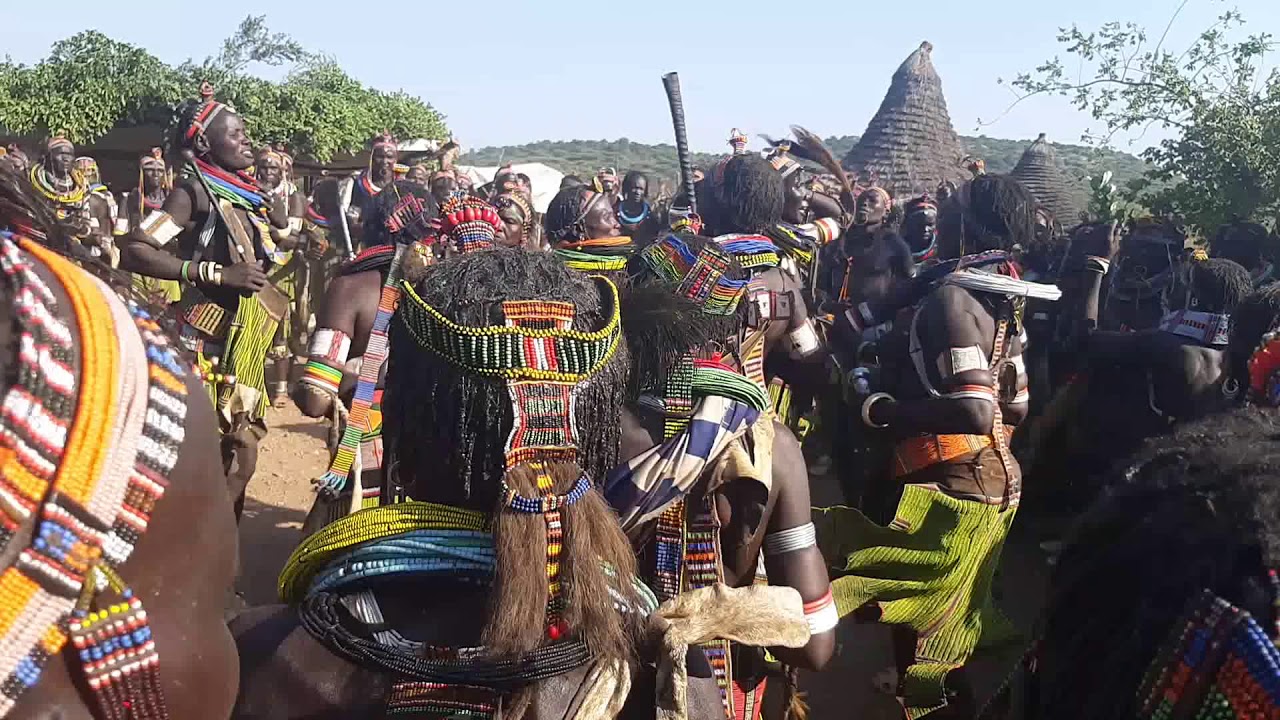 Toposa women Dance ( Lotakawa) - YouTube