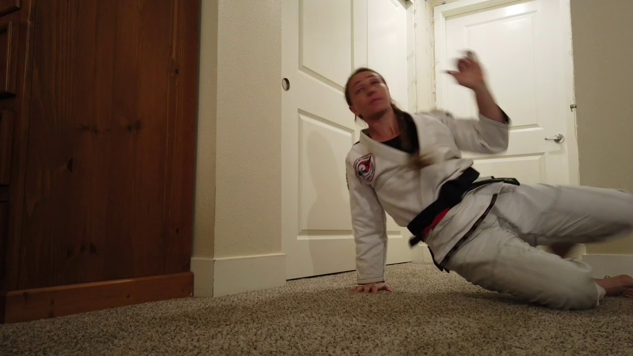 BJJ Solo Drill - Sit Through/Bear Crawl Roll - Gracie Allegiance ...