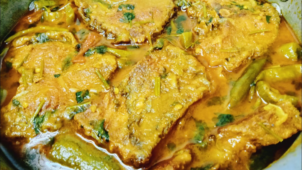 চিচিংগা দিয়ে রুইমাছ রান্না রেসিপি I Chichinga With Rui Fish Ranna ...