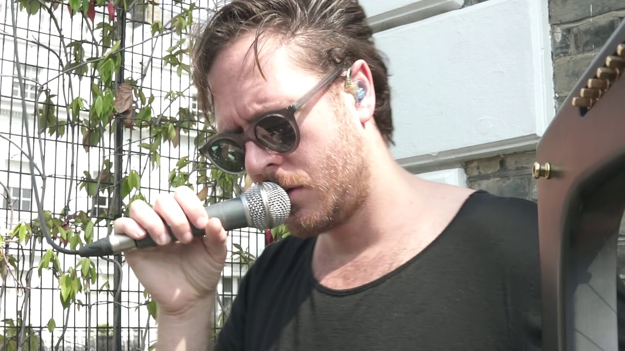 Jake Meadows -Desert Rain- Live in London - YouTube