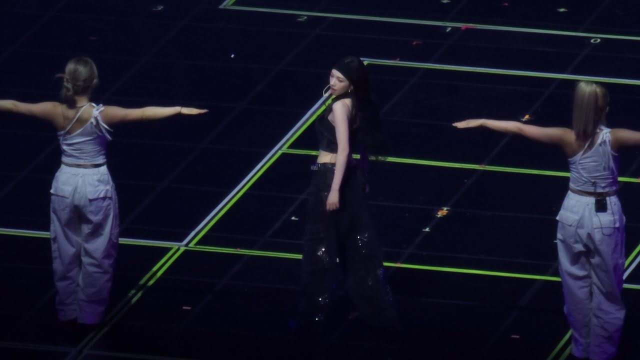 240629 카리나 솔로 [up] 직캠 - 카리나(에스파) 마이너 갤러리