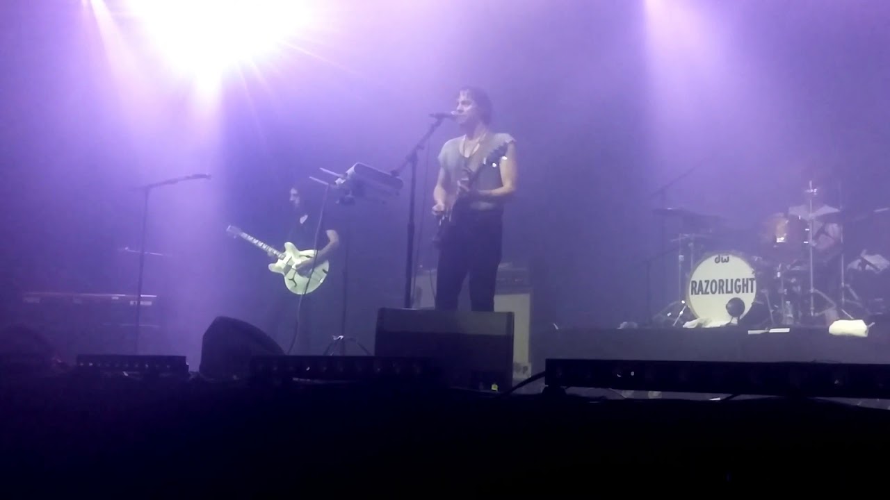 Razorlight - America (live) - YouTube