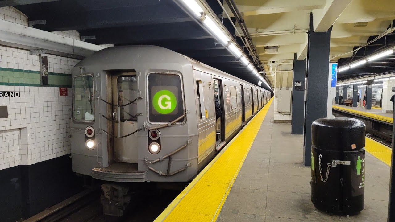 SMEEs return to Crosstown | MTA Subway: R68/A & R160 (G) trains at ...