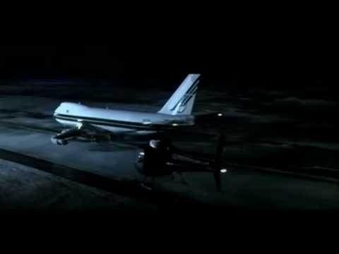Best stunt ever? Die Hard 2 - YouTube