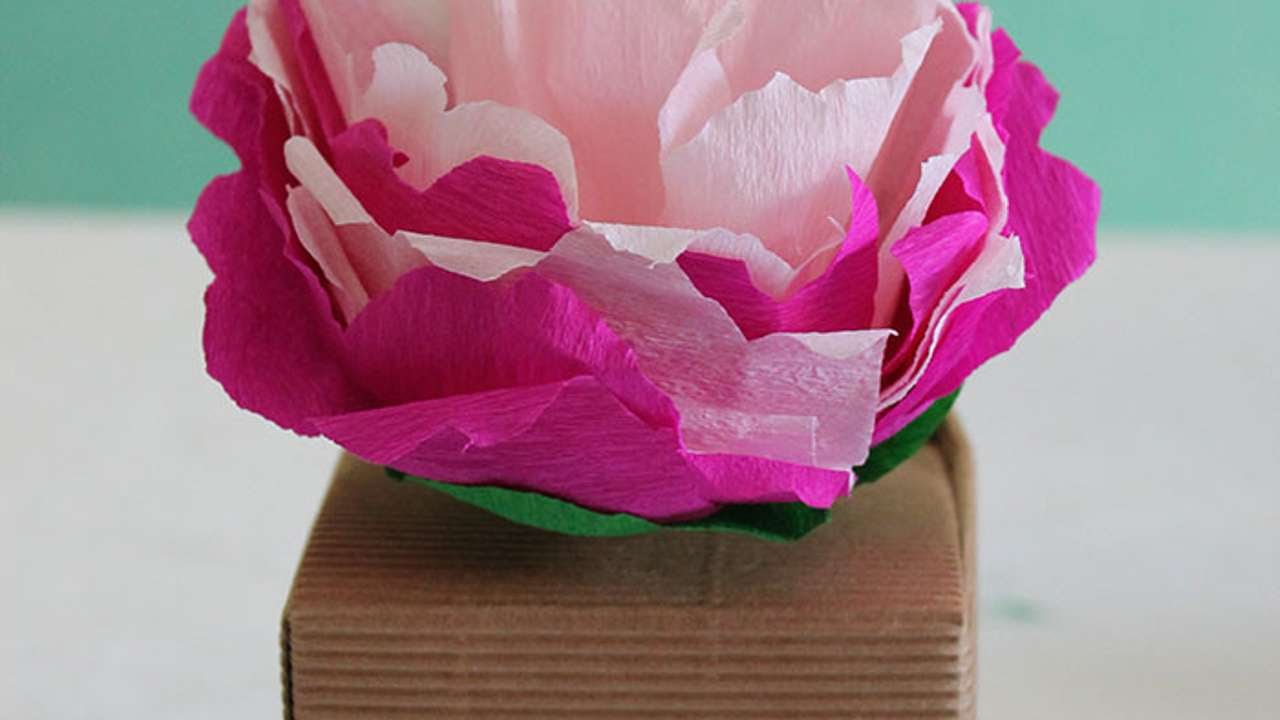 How To Make A Crepe Paper Peony - DIY Crafts Tutorial - Guidecentral ...