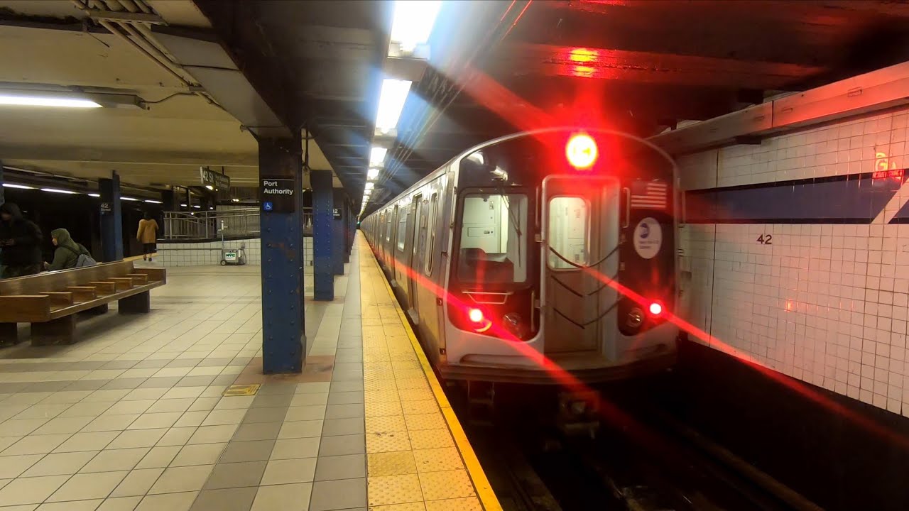 MTA New York City Subway: (C) and (E) trains in Manhattan - YouTube