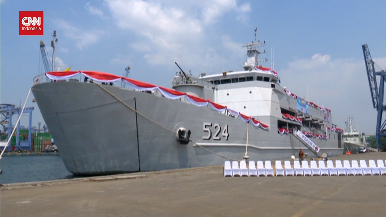 KRI Teluk Calang 524, Kapal Buatan Indonesia Perkuat Armada AL - YouTube