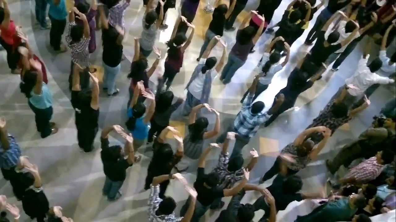 Flash Mob HD - Oberon Mall - 16 Dec 2011.mp4 - YouTube