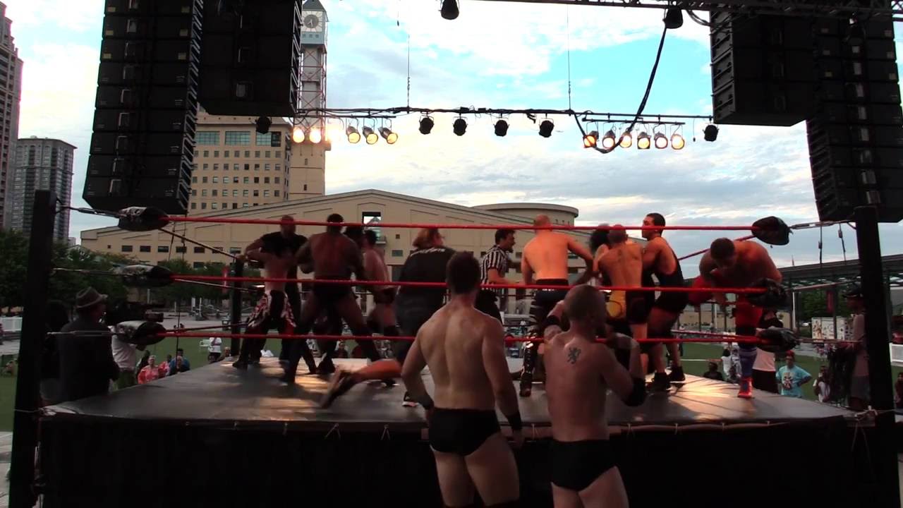 EXCLUSIVE FOOTAGE - Locker room clearing brawl erupts - YouTube