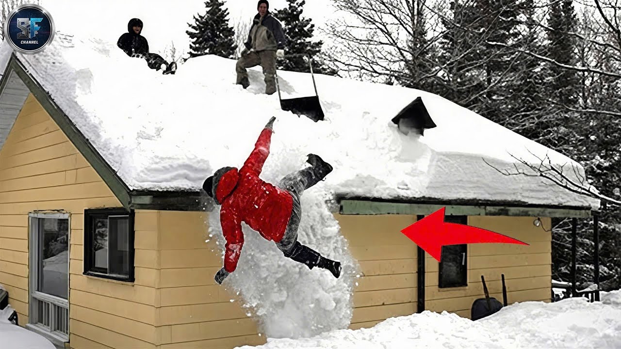 Idiot Snow Removal & Massive Roof Avalanche | Extreme Dangerous Plow ...