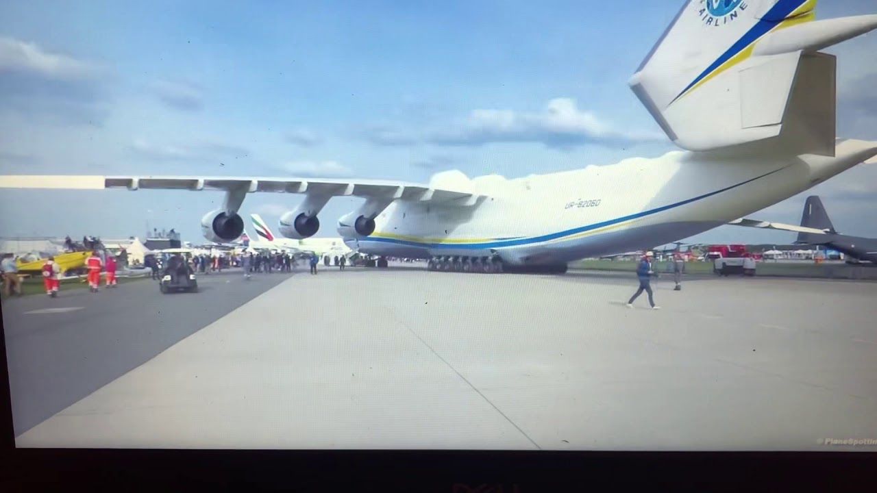 I wish I could see this plane in real life - YouTube