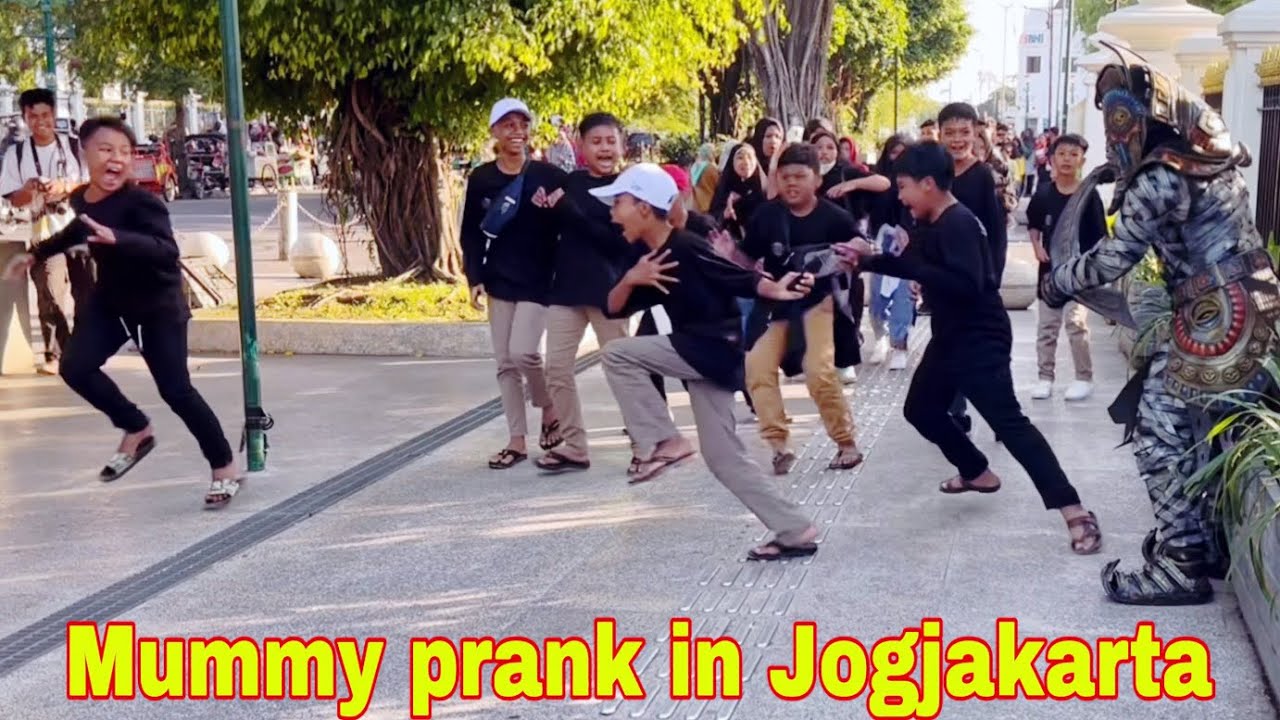 mummy prank the best reaction mummy prank in Jogjakarta, - YouTube