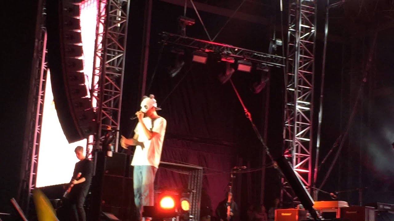 Cro - Easy live auf der Trabrennbahn in Hamburg - YouTube