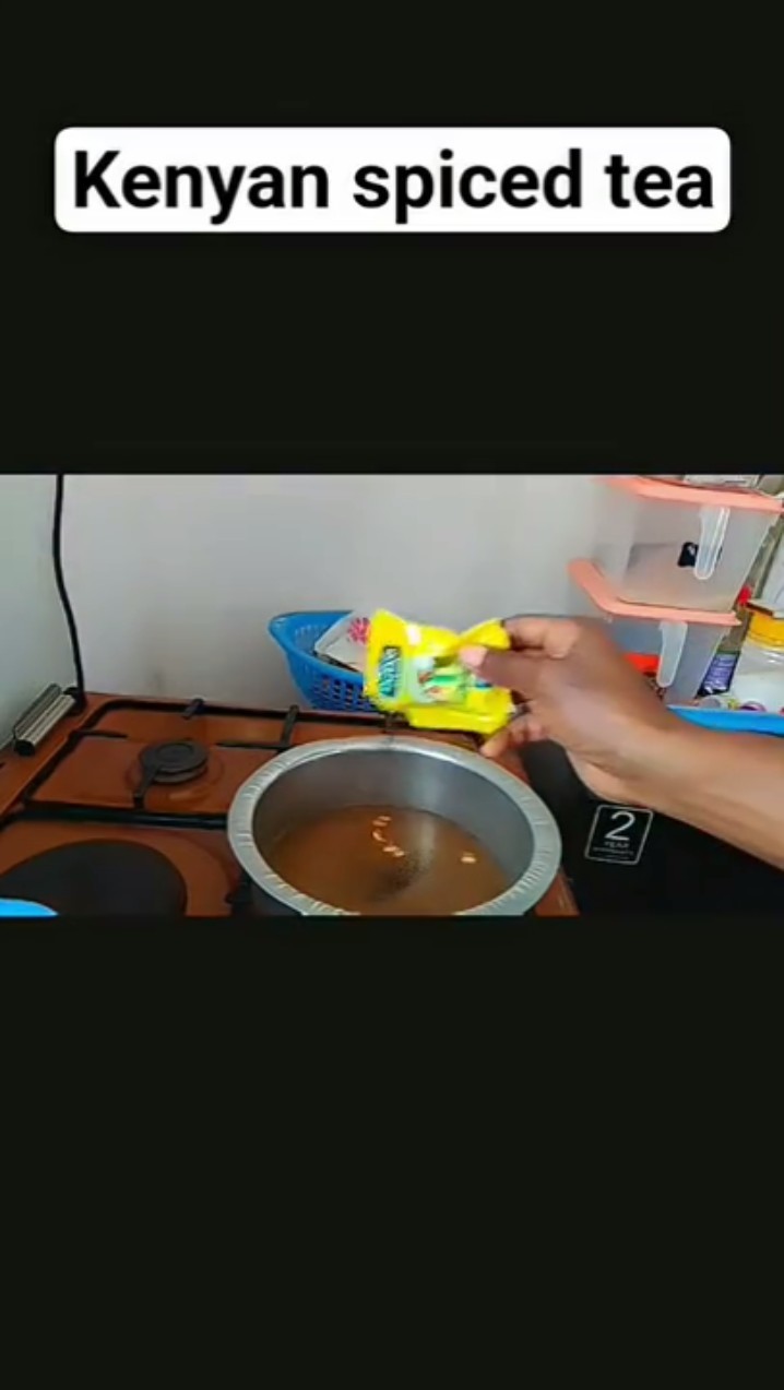 Kenyan spiced tea in 10 seconds/chai ya Kenya recipe - YouTube