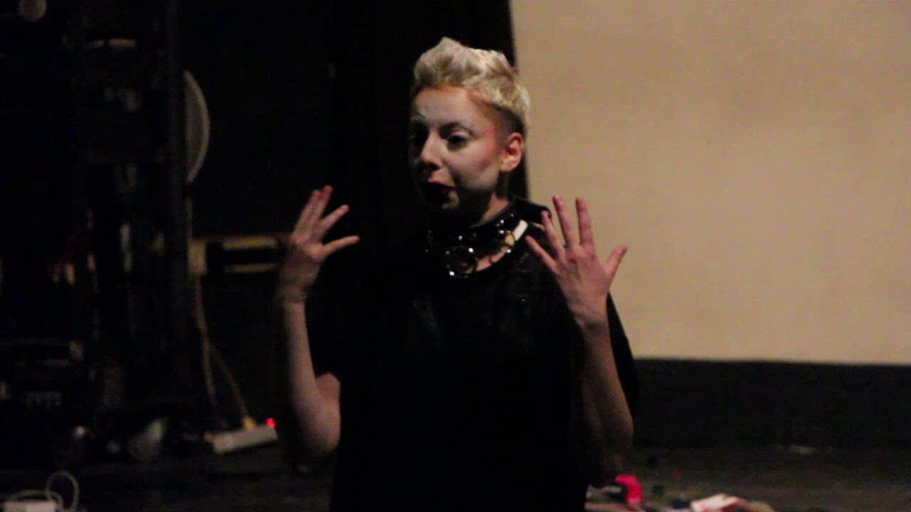 RAY FILAR: Kvirspolni drag / Genderfuck Drag - YouTube