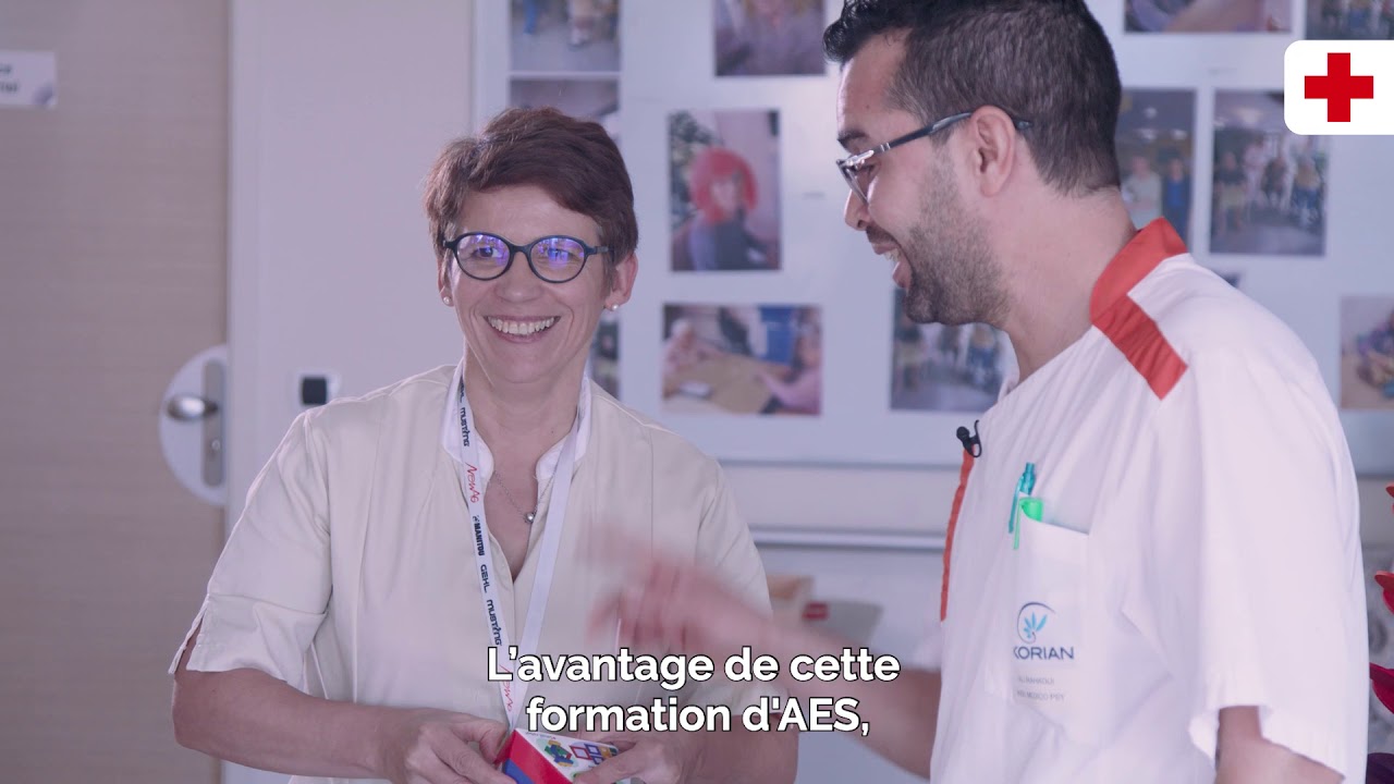 Accompagnant éducatif et social - présentation et témoignage - Croix ...