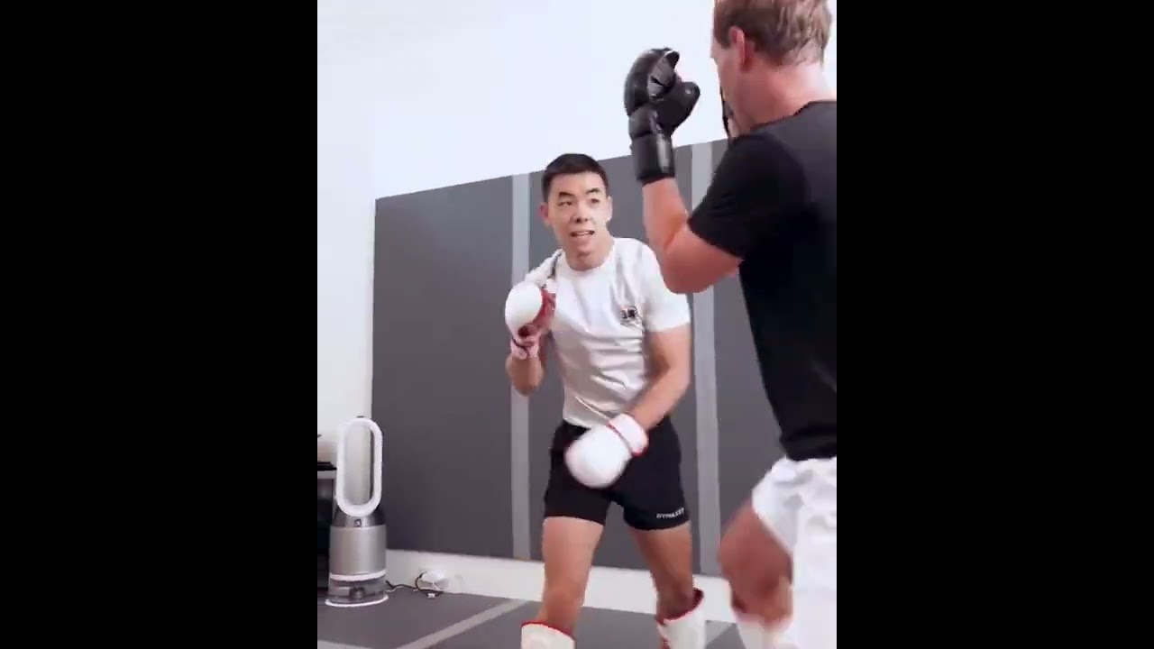 Mark Zuckerberg MMA training - YouTube