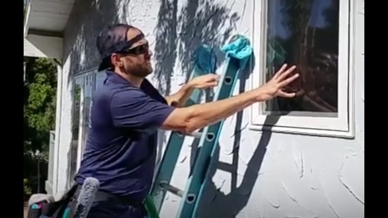 How to Clean Hot Windows in the Sun - YouTube