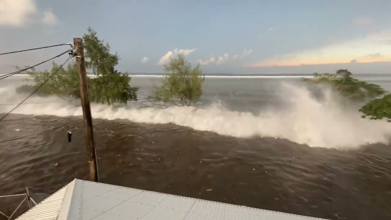 tonga tsunami 2022 - YouTube